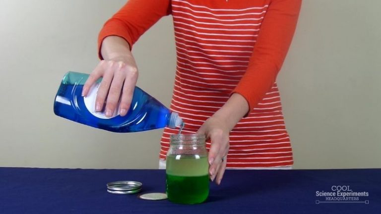 Mixing Oil & Water Science Experiment