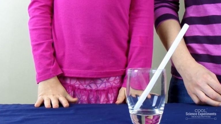Simple Refraction of Light Science Experiment - Can Water Bend a Straw?