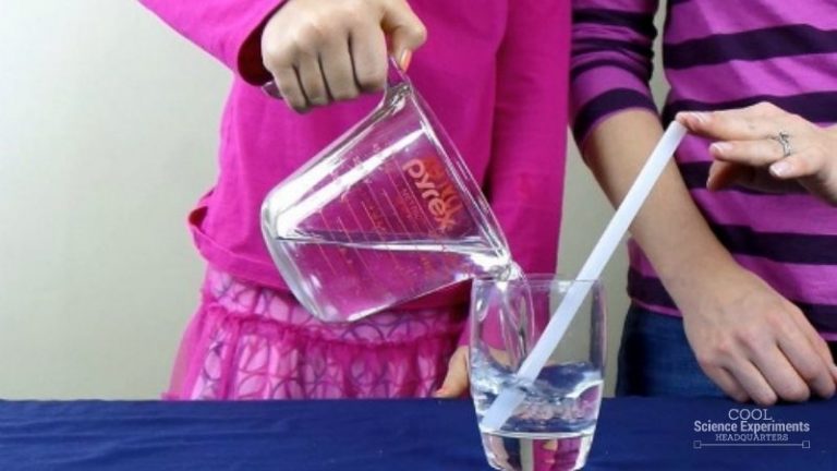 Simple Refraction of Light Science Experiment - Can Water Bend a Straw?